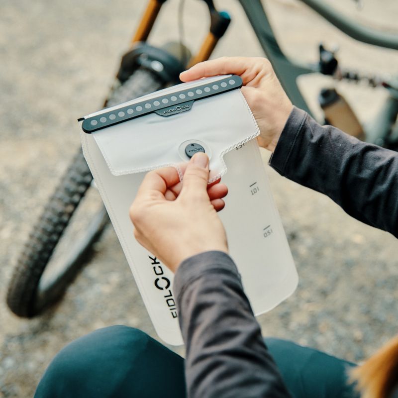 FIDLOCK® Consumer: Innovative magnetic systems for everyday & outdoor use